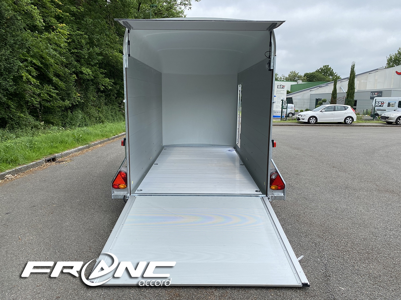 Remorque fourgon DEBON ROADSTER 500 XL – Atlantique Remorques Franc