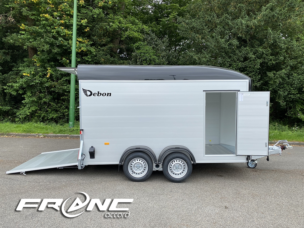 Remorque fourgon DEBON ROADSTER 500 XL – Atlantique Remorques Franc