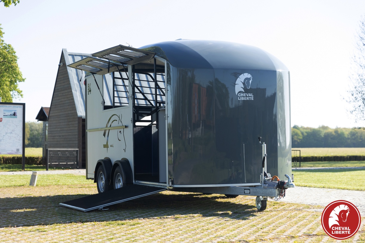 Van 4 places diagonales MAXI 4 Cheval Liberté – Atlantique Remorques Franc