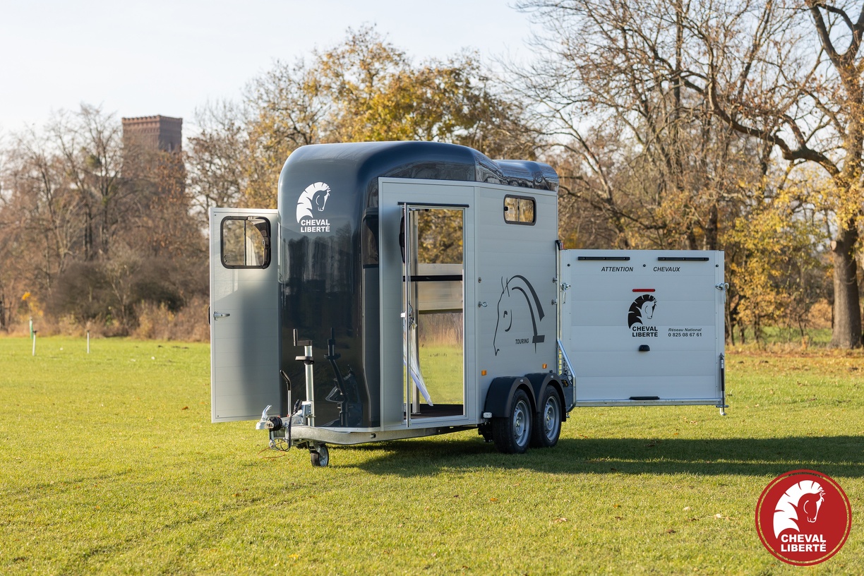 Van 2 places TOURING JUMPING LUXE Cheval Liberté – Atlantique Remorques ...